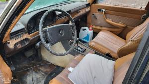 Мерседес С 300 1977 в Вильнюс, объемом двигателя 3.00 л и пробегом 161 тыс. км за 3300 €, фото 4 на AUTOMOTO.COM.LV