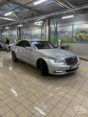 Mercedes-Benz s-300 2006 in Pakruojis, with an engine capacity of 3.00 L and mileage of 300 thousand km for 5200 €, photo 2 on AUTOMOTO.COM.LV