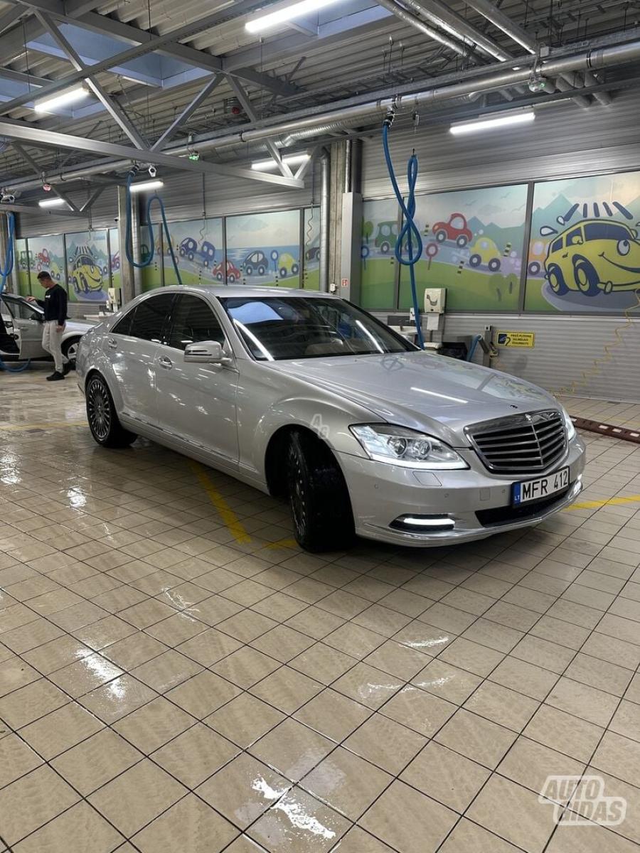 Mercedes-Benz s-300 2006 in Pakruojis, with an engine capacity of 3.00 L and mileage of 300 thousand km for 5200 €, photo 2 on AUTOMOTO.COM.LV