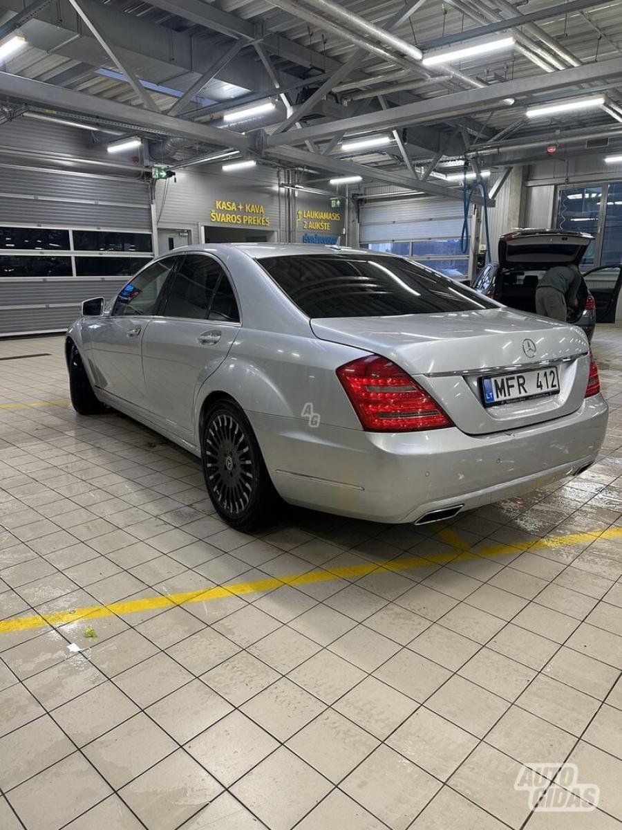 Mercedes-Benz s-300 2006 in Pakruojis, with an engine capacity of 3.00 L and mileage of 300 thousand km for 5200 €, photo 4 on AUTOMOTO.COM.LV