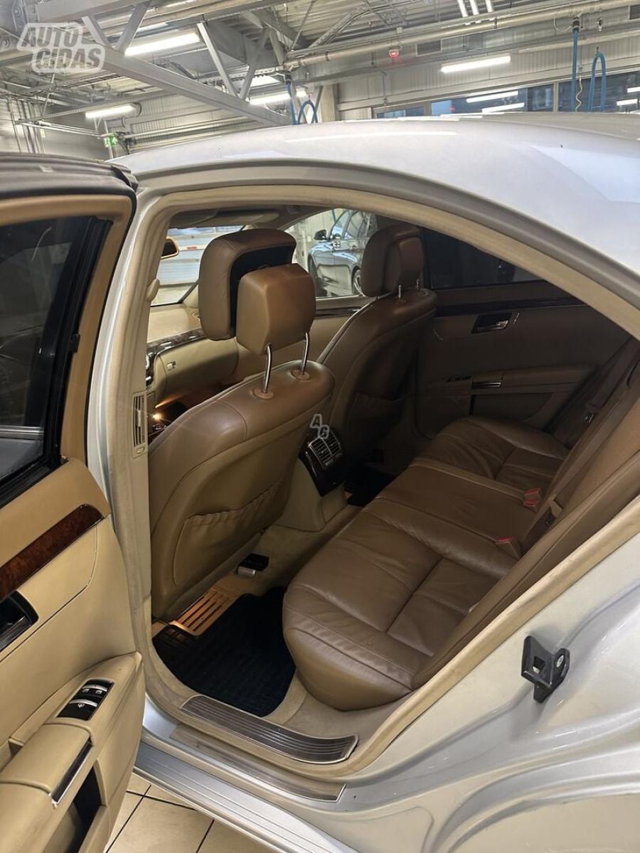 Mercedes-Benz s-300 2006 in Pakruojis, with an engine capacity of 3.00 L and mileage of 300 thousand km for 5200 €, photo 8 on AUTOMOTO.COM.LV