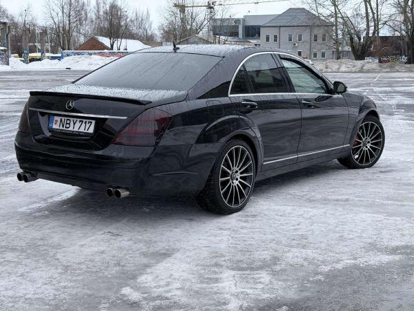 Melns Mercedes-Benz S 320 2006 Klaipėda, ar dzinēja tilpumu 3.00 L un nobraukumu 490 tūkst. km par 7000 €, foto 7 vietnē AUTOMOTO.COM.LV