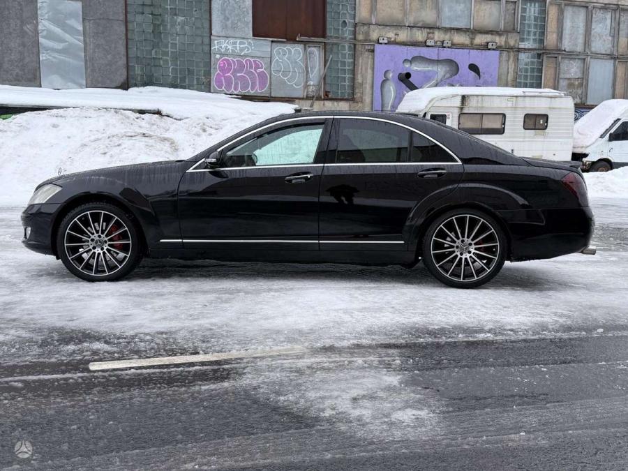 Melns Mercedes-Benz S 320 2006 Klaipėda, ar dzinēja tilpumu 3.00 L un nobraukumu 490 tūkst. km par 7000 €, foto 8 vietnē AUTOMOTO.COM.LV