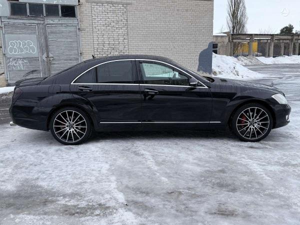 Melns Mercedes-Benz S 320 2006 Klaipėda, ar dzinēja tilpumu 3.00 L un nobraukumu 490 tūkst. km par 7000 €, foto 9 vietnē AUTOMOTO.COM.LV