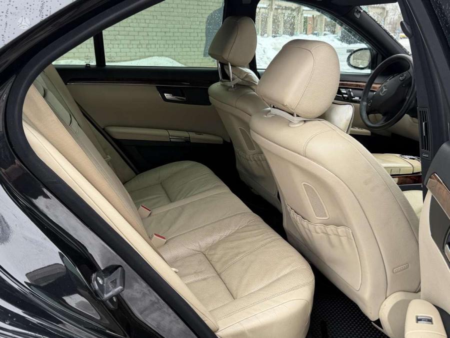 Melns Mercedes-Benz S 320 2006 Klaipėda, ar dzinēja tilpumu 3.00 L un nobraukumu 490 tūkst. km par 7000 €, foto 17 vietnē AUTOMOTO.COM.LV