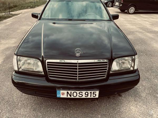 Black Mercedes-Benz S 320 1994 in Vilnius, with an engine capacity of 3.20 L and mileage of 314 thousand km for 4750 €, photo 2 on AUTOMOTO.COM.LV