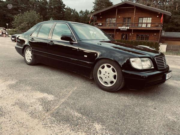 Black Mercedes-Benz S 320 1994 in Vilnius, with an engine capacity of 3.20 L and mileage of 314 thousand km for 4750 €, photo 4 on AUTOMOTO.COM.LV