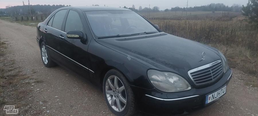Black Mercedes-Benz S 320 2000 in Vilnius, with an engine capacity of 3.20 L and mileage of 255 thousand km for 1900 €, photo 2 on AUTOMOTO.COM.LV
