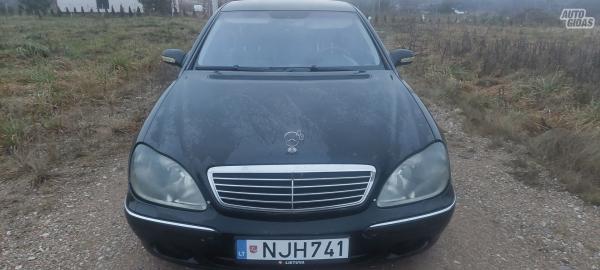 Melns Mercedes-Benz S 320 2000 Viļņa, ar dzinēja tilpumu 3.20 L un nobraukumu 255 tūkst. km par 1900 €, foto 5 vietnē AUTOMOTO.COM.LV