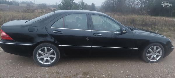 Melns Mercedes-Benz S 320 2000 Viļņa, ar dzinēja tilpumu 3.20 L un nobraukumu 255 tūkst. km par 1900 €, foto 7 vietnē AUTOMOTO.COM.LV