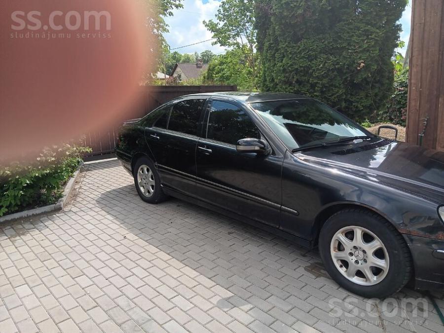 Melns Mercedes-Benz S 320 2001 Rīga, ar dzinēja tilpumu 3.20 L un nobraukumu 229 tūkst. km par 3099 €, foto 3 vietnē AUTOMOTO.COM.LV