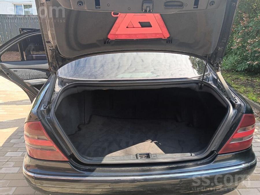 Melns Mercedes-Benz S 320 2001 Rīga, ar dzinēja tilpumu 3.20 L un nobraukumu 229 tūkst. km par 3099 €, foto 6 vietnē AUTOMOTO.COM.LV