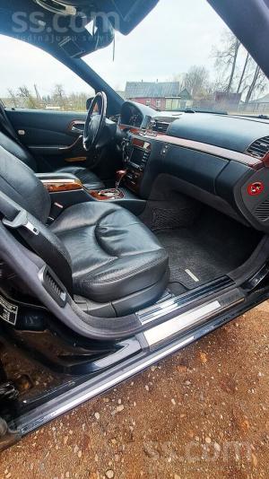 Black Mercedes-Benz S 320 2002 in Preili, with an engine capacity of 3.20 L and mileage of 286 thousand km for 2250 €, photo 4 on AUTOMOTO.COM.LV