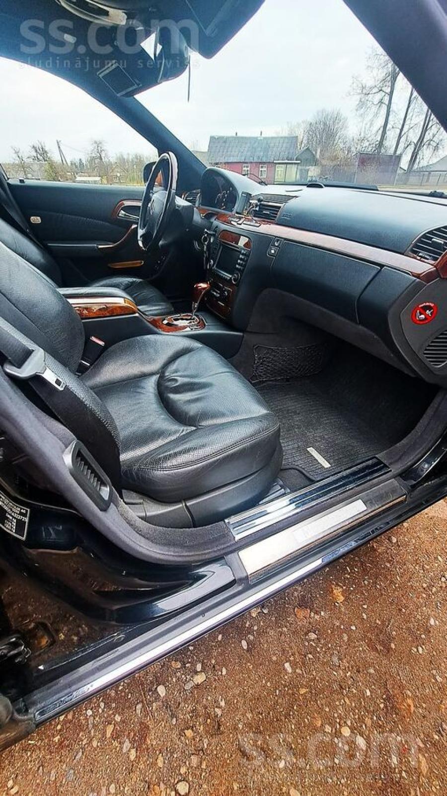 Black Mercedes-Benz S 320 2002 in Preili, with an engine capacity of 3.20 L and mileage of 286 thousand km for 2250 €, photo 4 on AUTOMOTO.COM.LV