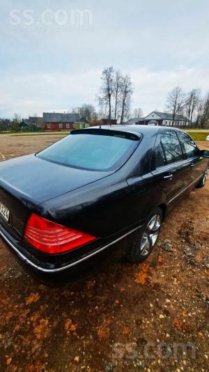 Black Mercedes-Benz S 320 2002 in Preili, with an engine capacity of 3.20 L and mileage of 286 thousand km for 2250 €, photo 14 on AUTOMOTO.COM.LV