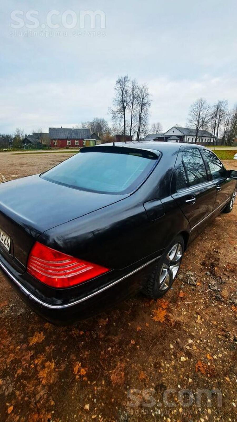 Black Mercedes-Benz S 320 2002 in Preili, with an engine capacity of 3.20 L and mileage of 286 thousand km for 2250 €, photo 14 on AUTOMOTO.COM.LV