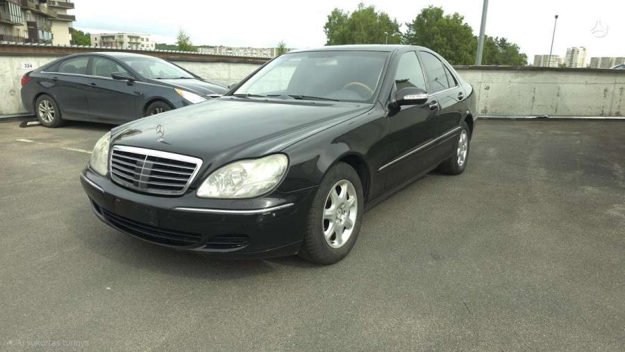 Black Mercedes-Benz S 320 2004 in Vilnius, with an engine capacity of 3.22 L and mileage of 457 thousand km for 3200 €, photo 5 on AUTOMOTO.COM.LV