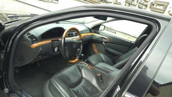 Black Mercedes-Benz S 320 2004 in Vilnius, with an engine capacity of 3.22 L and mileage of 457 thousand km for 3200 €, photo 8 on AUTOMOTO.COM.LV