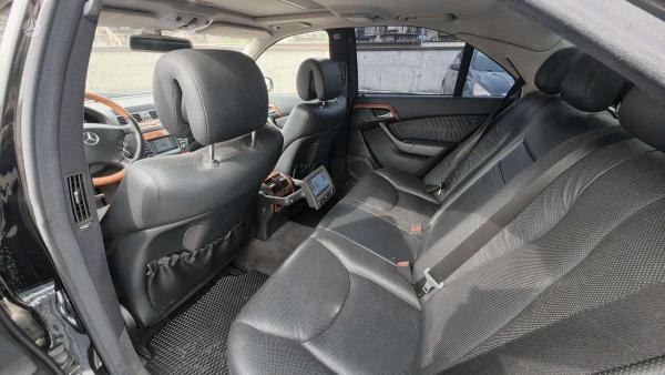 Black Mercedes-Benz S 320 2004 in Vilnius, with an engine capacity of 3.22 L and mileage of 457 thousand km for 3200 €, photo 9 on AUTOMOTO.COM.LV