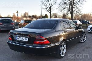 Черный Мерседес С 320 2005 в Кулдига, объемом двигателя 3.20 л и пробегом 0 тыс. км за 2850 €, фото 3 на AUTOMOTO.COM.LV