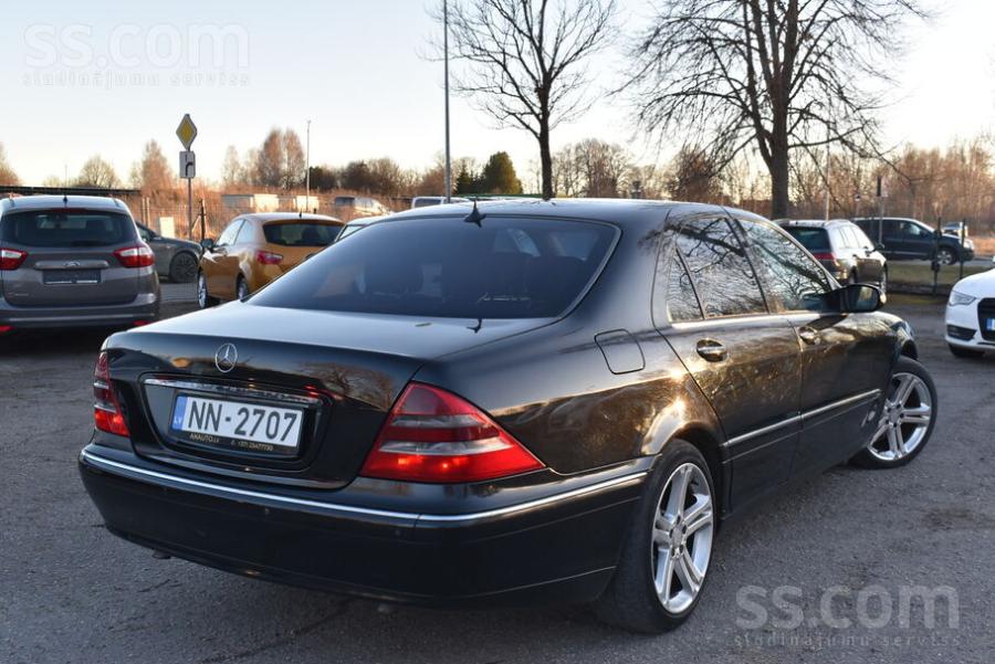 Черный Мерседес С 320 2005 в Кулдига, объемом двигателя 3.20 л и пробегом 0 тыс. км за 2850 €, фото 3 на AUTOMOTO.COM.LV