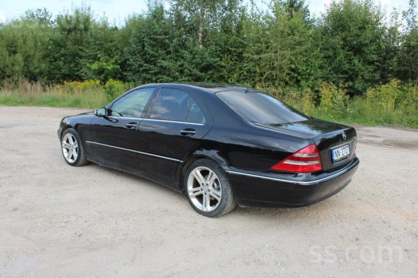 Black Mercedes-Benz S 320 2005 in Kuldiga, with an engine capacity of 3.20 L and mileage of 600 thousand km for 3500 €, photo 3 on AUTOMOTO.COM.LV