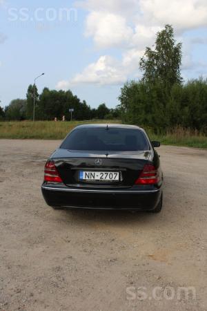 Black Mercedes-Benz S 320 2005 in Kuldiga, with an engine capacity of 3.20 L and mileage of 600 thousand km for 3500 €, photo 5 on AUTOMOTO.COM.LV