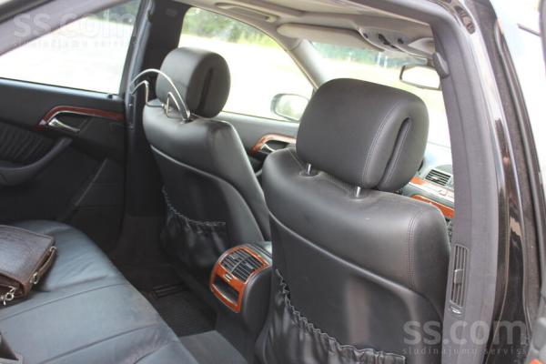 Black Mercedes-Benz S 320 2005 in Kuldiga, with an engine capacity of 3.20 L and mileage of 600 thousand km for 3500 €, photo 7 on AUTOMOTO.COM.LV