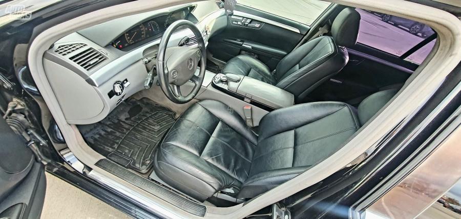 Black Mercedes-Benz S 320 2006 in Vilnius, with an engine capacity of 3.00 L and mileage of 400 thousand km for 3999 €, photo 14 on AUTOMOTO.COM.LV