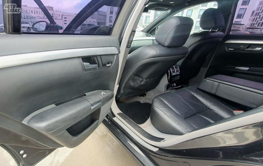 Melns Mercedes-Benz S 320 2006 Viļņa, ar dzinēja tilpumu 3.00 L un nobraukumu 400 tūkst. km par 4300 €, foto 14 vietnē AUTOMOTO.COM.LV