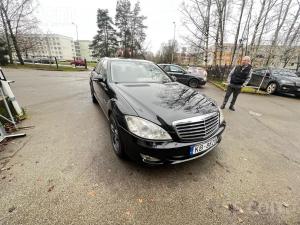 Melns Mercedes-Benz S 320 2006 Rīga, ar dzinēja tilpumu 3.20 L un nobraukumu 307 tūkst. km par 5500 €, foto 2 vietnē AUTOMOTO.COM.LV