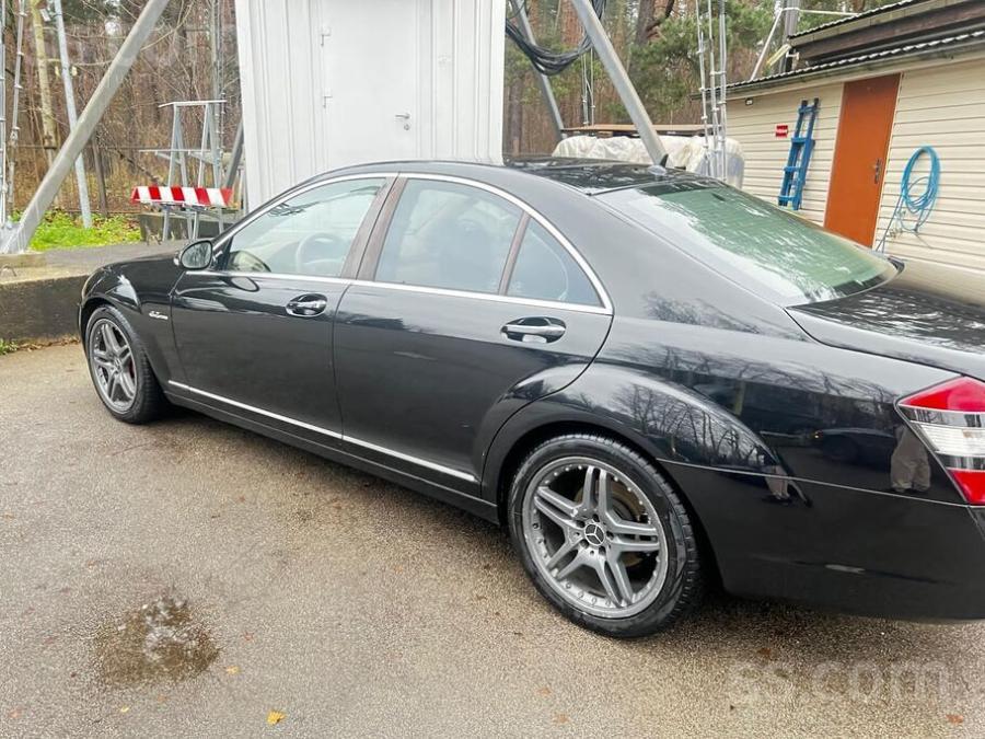 Melns Mercedes-Benz S 320 2006 Rīga, ar dzinēja tilpumu 3.20 L un nobraukumu 307 tūkst. km par 5500 €, foto 3 vietnē AUTOMOTO.COM.LV