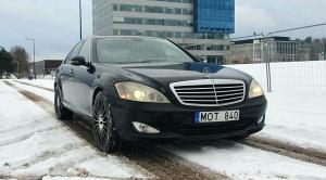 Black Mercedes-Benz S 320 2006 in Vilnius, with an engine capacity of 3.00 L and mileage of 400 thousand km for 4150 €, photo  on AUTOMOTO.COM.LV