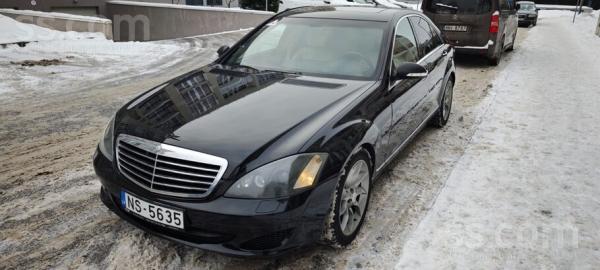 Black Mercedes-Benz S 320 2006 in Riga, with an engine capacity of 3.00 L and mileage of 286 thousand km for 7000 €, photo 1 on AUTOMOTO.COM.LV