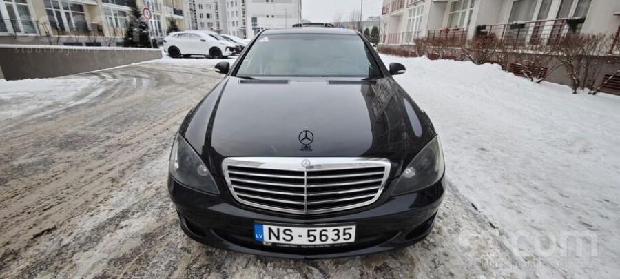 Black Mercedes-Benz S 320 2006 in Riga, with an engine capacity of 3.00 L and mileage of 286 thousand km for 7000 €, photo 12 on AUTOMOTO.COM.LV