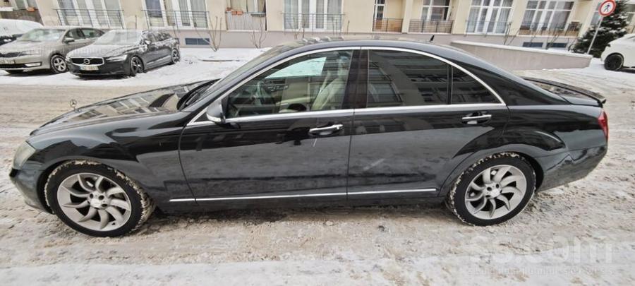 Black Mercedes-Benz S 320 2006 in Riga, with an engine capacity of 3.00 L and mileage of 286 thousand km for 7000 €, photo 13 on AUTOMOTO.COM.LV