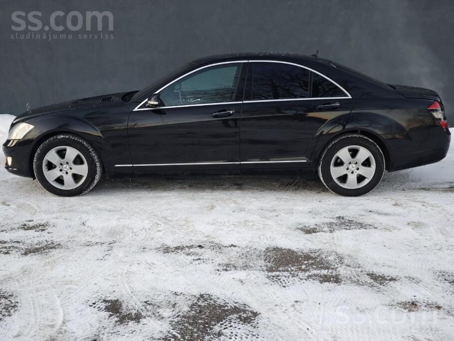 Melns Mercedes-Benz S 320 2006 Ogre, ar dzinēja tilpumu 3.00 L un nobraukumu 340 tūkst. km par 7300 €, foto 4 vietnē AUTOMOTO.COM.LV