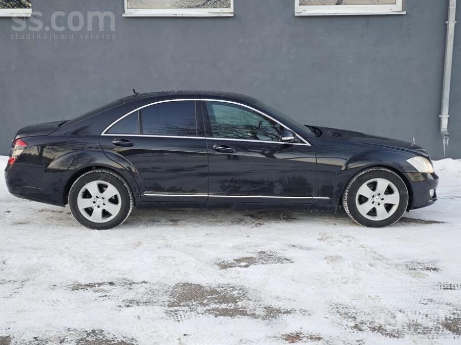 Melns Mercedes-Benz S 320 2006 Ogre, ar dzinēja tilpumu 3.00 L un nobraukumu 340 tūkst. km par 7300 €, foto 5 vietnē AUTOMOTO.COM.LV