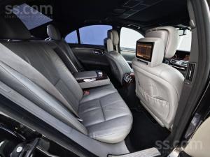 Melns Mercedes-Benz S 320 2006 Ogre, ar dzinēja tilpumu 3.00 L un nobraukumu 340 tūkst. km par 7300 €, foto 9 vietnē AUTOMOTO.COM.LV