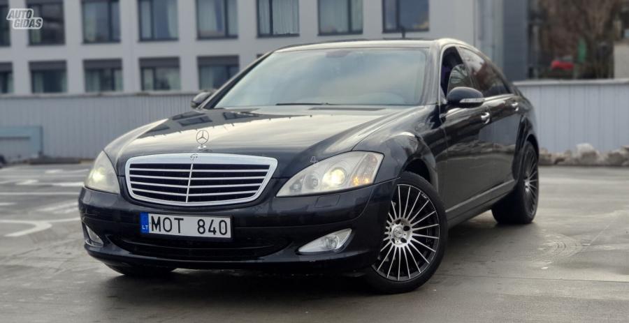 Melns Mercedes-Benz S 320 2006 Viļņa, ar dzinēja tilpumu 3.00 L un nobraukumu 400 tūkst. km par 4100 €, foto 3 vietnē AUTOMOTO.COM.LV