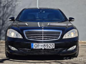 Black Mercedes-Benz S 320 2006 in Ogre, with an engine capacity of 3.00 L and mileage of 340 thousand km for 6150 €, photo  on AUTOMOTO.COM.LV
