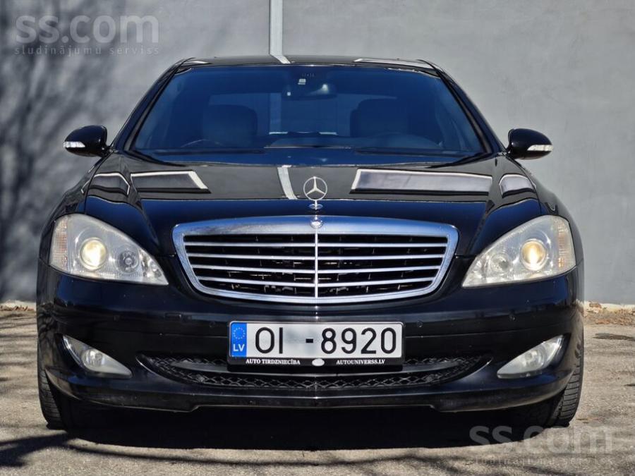Черный Мерседес С 320 2006 в Огре, объемом двигателя 3.00 л и пробегом 340 тыс. км за 6150 €, фото 1 на AUTOMOTO.COM.LV