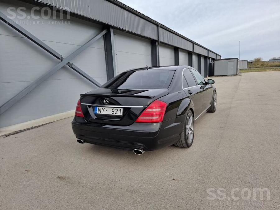 Melns Mercedes-Benz S 320 2006 Preiļi, ar dzinēja tilpumu 3.00 L un nobraukumu 411 tūkst. km par 6350 €, foto 4 vietnē AUTOMOTO.COM.LV