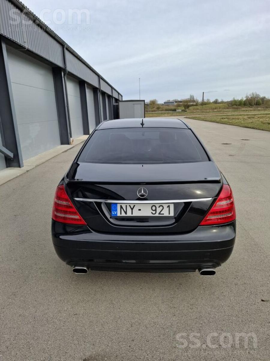 Melns Mercedes-Benz S 320 2006 Preiļi, ar dzinēja tilpumu 3.00 L un nobraukumu 411 tūkst. km par 6350 €, foto 6 vietnē AUTOMOTO.COM.LV