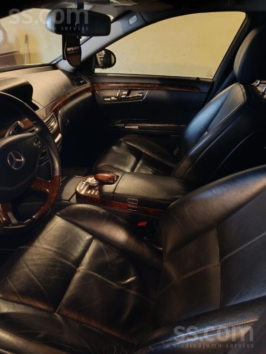 Melns Mercedes-Benz S 320 2006 Preiļi, ar dzinēja tilpumu 3.00 L un nobraukumu 411 tūkst. km par 6350 €, foto 10 vietnē AUTOMOTO.COM.LV