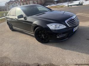 Black Mercedes-Benz S 320 2006 in Riga, with an engine capacity of 3.00 L and mileage of 401 thousand km for 5900 €, photo 4 on AUTOMOTO.COM.LV
