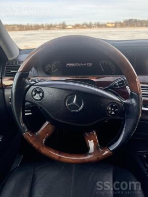 Black Mercedes-Benz S 320 2006 in Riga, with an engine capacity of 3.00 L and mileage of 401 thousand km for 5900 €, photo 5 on AUTOMOTO.COM.LV