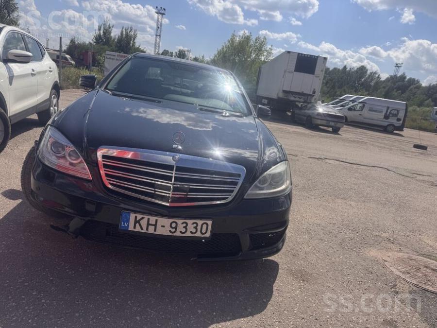 Черный Мерседес С 320 2006 в Рига, объемом двигателя 3.00 л и пробегом 401 тыс. км за 4999 €, фото 6 на AUTOMOTO.COM.LV