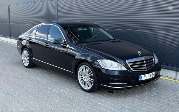 Melns Mercedes-Benz S 320 2006 Viļņa, ar dzinēja tilpumu 2.99 L un nobraukumu 295 tūkst. km par 4700 €, foto 3 vietnē AUTOMOTO.COM.LV