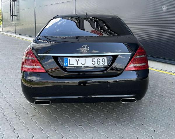 Melns Mercedes-Benz S 320 2006 Viļņa, ar dzinēja tilpumu 2.99 L un nobraukumu 295 tūkst. km par 4700 €, foto 7 vietnē AUTOMOTO.COM.LV